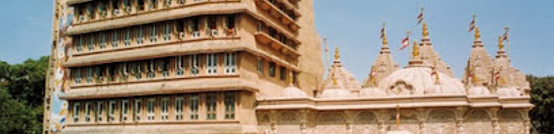 The Majestic BAPS Shri Swaminarayan Mandir: A Spiritual Oasis in Mumbai