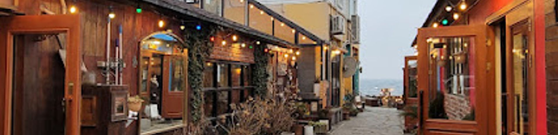 Aewol Cafe Street: A Coastal Culinary Haven