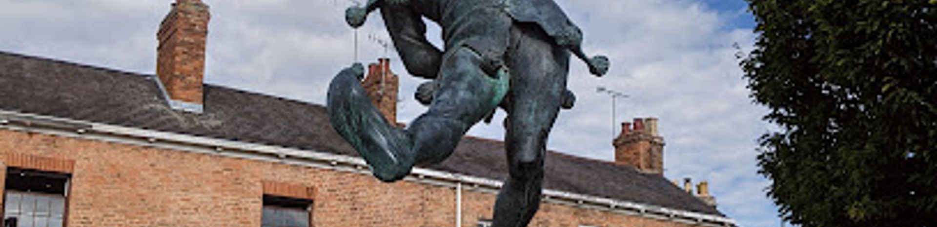 The Jester: A Charming Sculpture in Stratford-upon-Avon