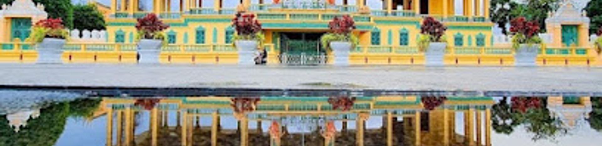 Moonlight Pavilion: A Stage for Royalty and Culture