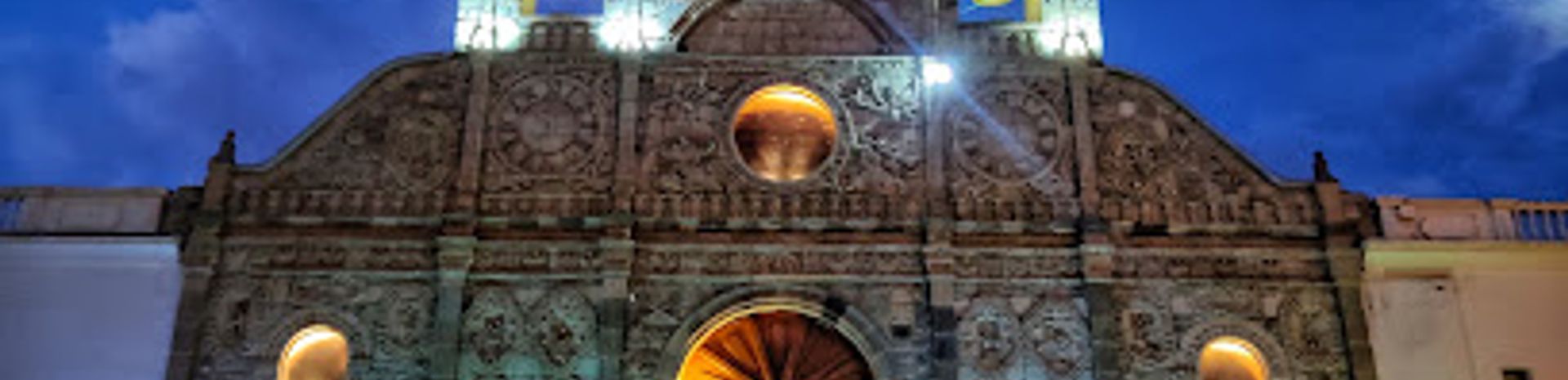 The Majestic Catedral Católica San Pedro de Riobamba