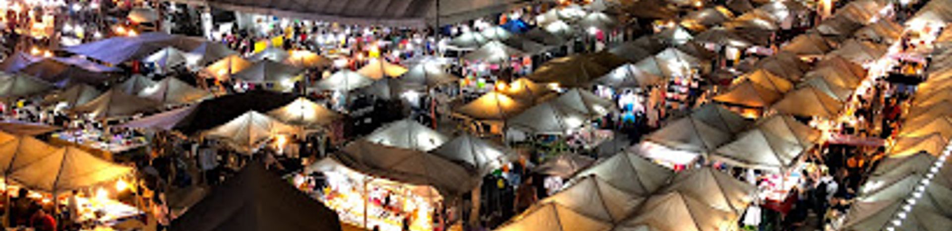 Experience the Vibrancy of Ramkhamhaeng Night Market