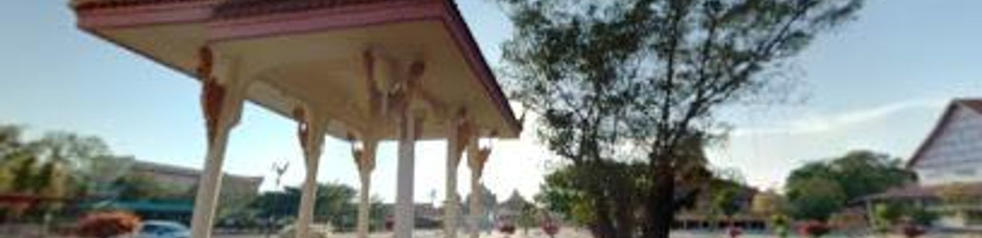 San Chao Rong Thong: A Sacred Oasis in Ang Thong