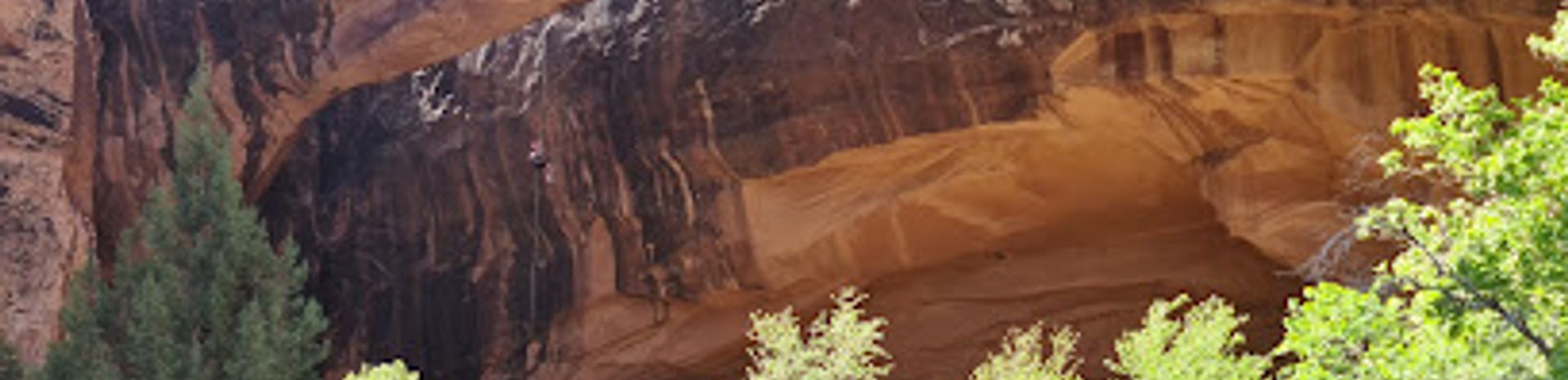 Explore the Majestic Grandstaff Canyon Trail