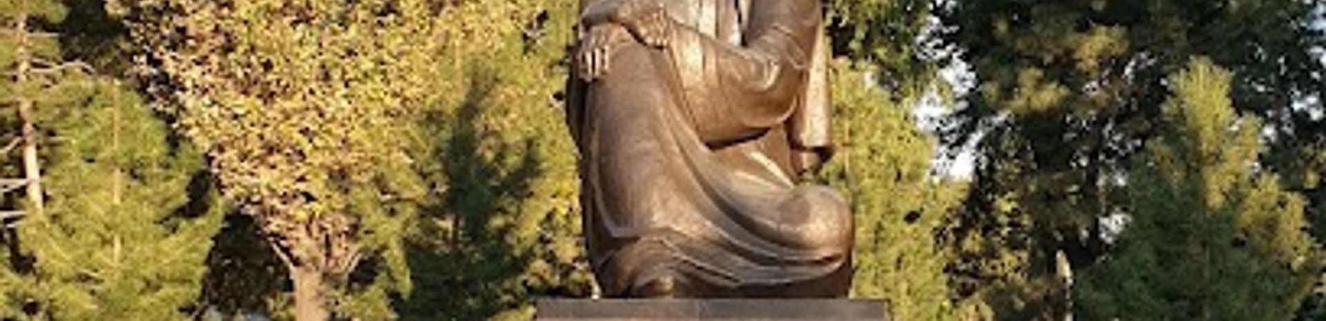 Memorial Square: A Tribute to History and Heritage