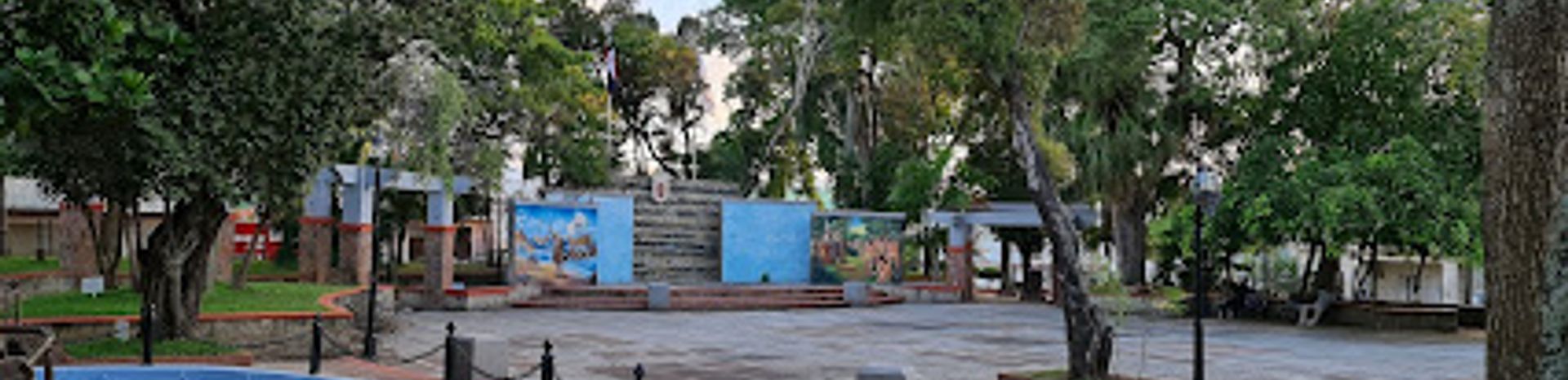 Explore the Serenity of Parque Colon