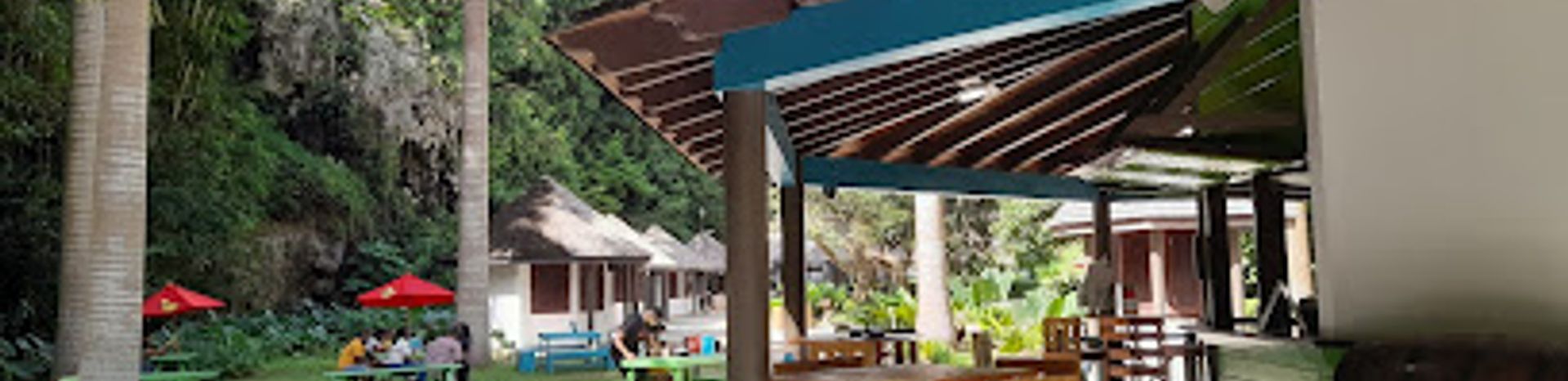 Discover the Vibrant Atmosphere at Green Monkey Bar & Grill