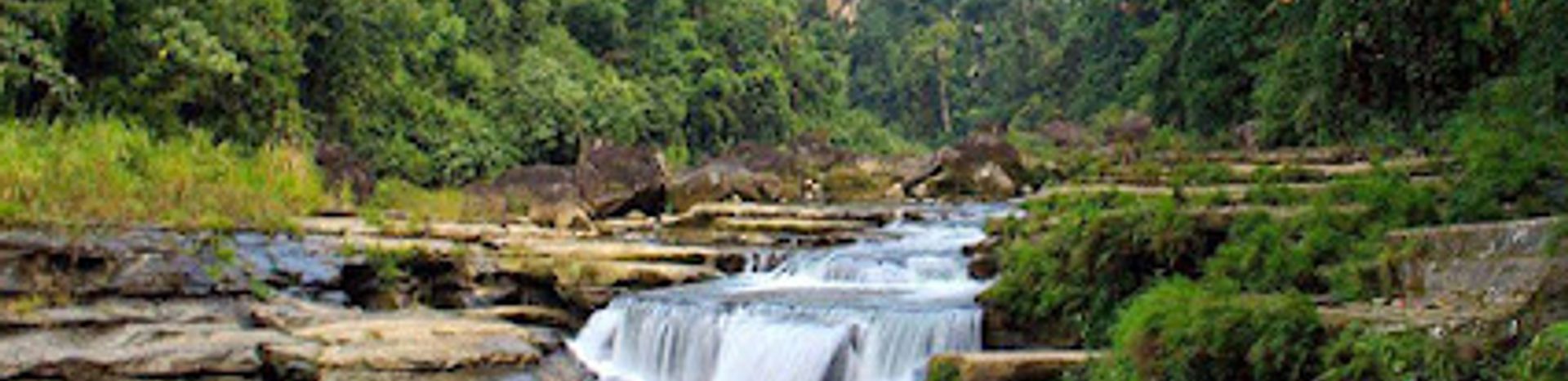 Discover the Majestic Amiakhum Waterfall